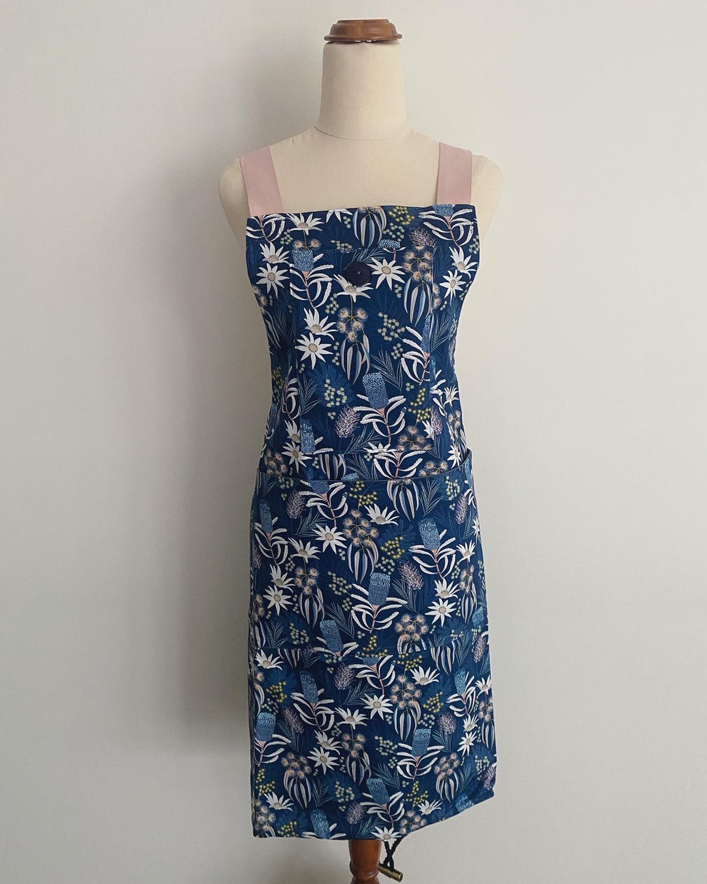 Harvest Apron Banksia Flannel Flower, Garden Apron, Handmade, Durable ...